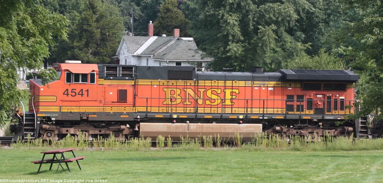 BNSF 4541